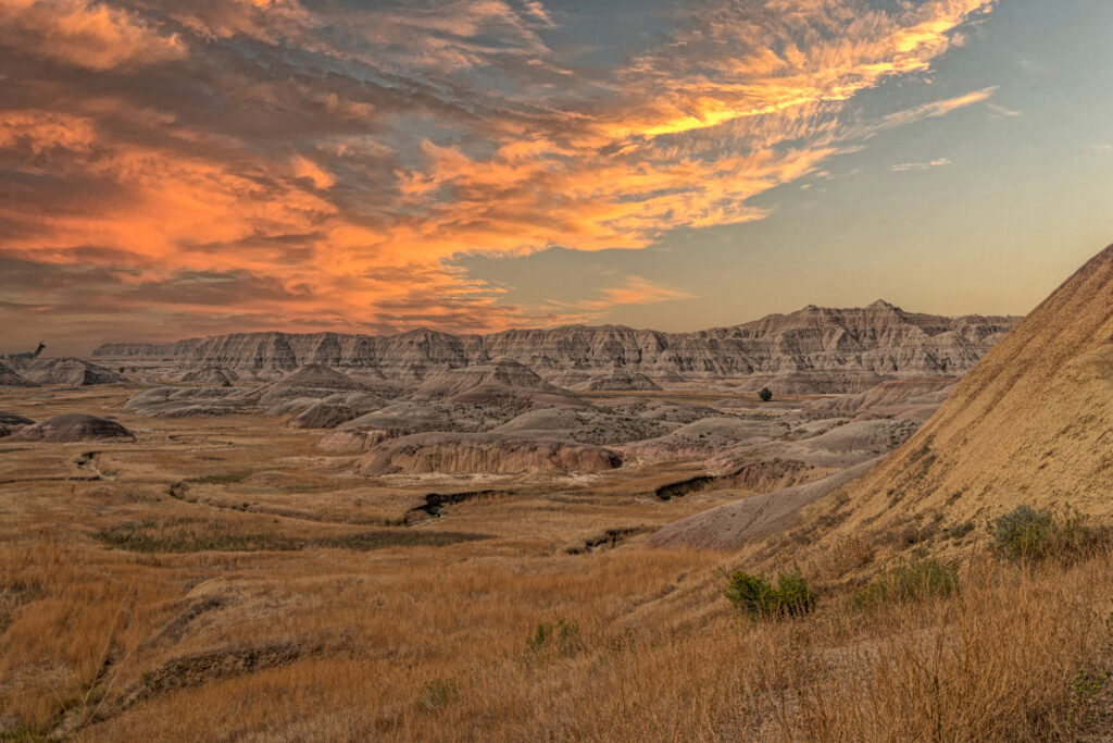 Exploring the Vibrant Colors and Unique Formations of Badlands National ...